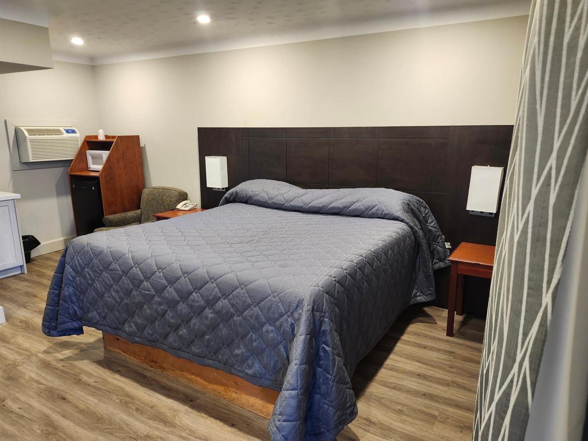 FAIRWAY INN & SUITES | KITCHENER, CANADA | SEASON DEALS FROM $53